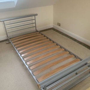 FreelyWheely: Modern Single Bed Frame