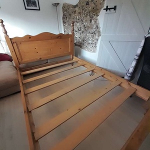 FreelyWheely: Solid wood double bed