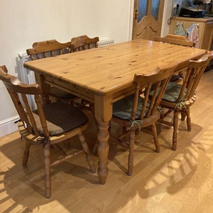 FreelyWheely: Kitchen table and six chairs