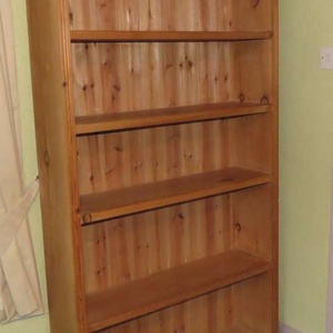 FreelyWheely: Wood Bookcase