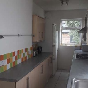 FreelyWheely: Kitchen wall and base units