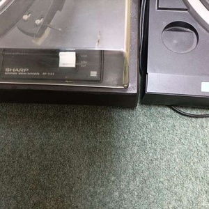 FreelyWheely: Record turntables.