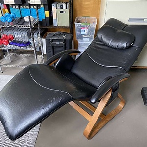 FreelyWheely: Relax the back chair