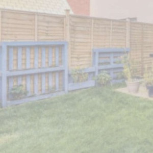 FreelyWheely: Painted pallets