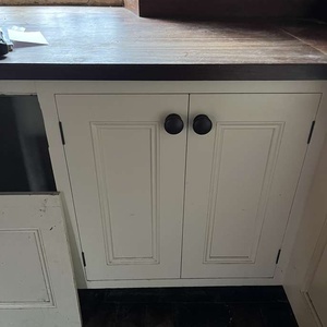 FreelyWheely: Several Solid Wood Kitchen Units