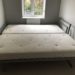 FreelyWheely: Single bed plus trundle bed frame