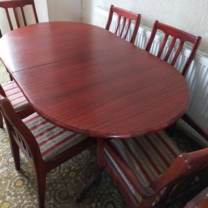 FreelyWheely: Extending dining table and 6 chairs