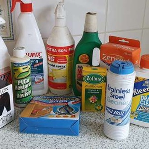 FreelyWheely: Assorted cleaning products