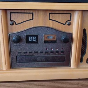 FreelyWheely: Record player and dvd player