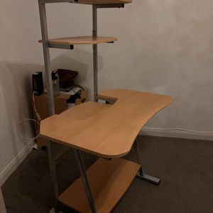 FreelyWheely: Office desk/ computer desk