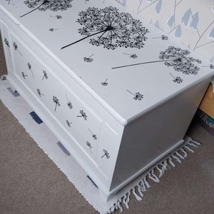 FreelyWheely: Painted solid pine blanket box