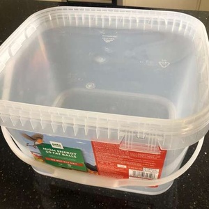 FreelyWheely: Plastic storage boxes with lids x18