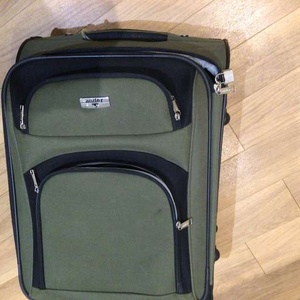 FreelyWheely: Weekend/small suitcase