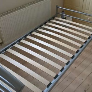 FreelyWheely: Single bed