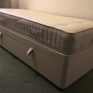 FreelyWheely: Single bed in vgc