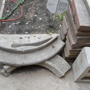 FreelyWheely: Cement pavers