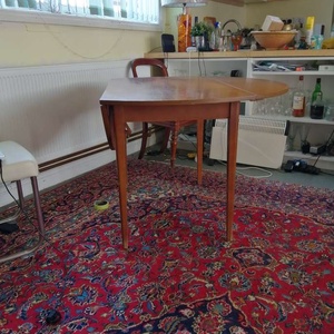 FreelyWheely: Round drop fold table