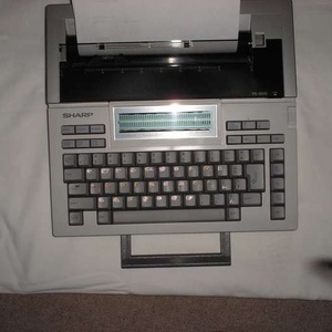FreelyWheely: Sharp pa-1000 portable typewriter