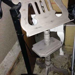 FreelyWheely: Sheet music stand