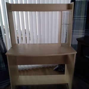 FreelyWheely: Computer desk