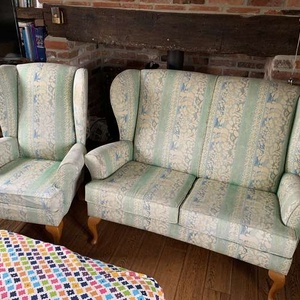 FreelyWheely: FREE-Parker Knoll sofa and armchair