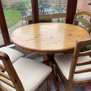 FreelyWheely: Table and 4 chairs