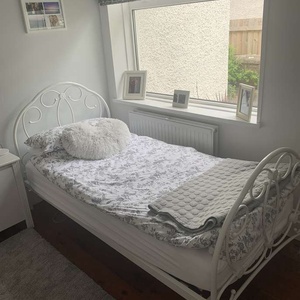 FreelyWheely: Single bed