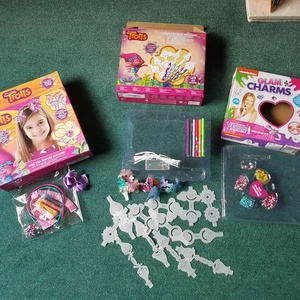 FreelyWheely: Oddments of childrens craft items