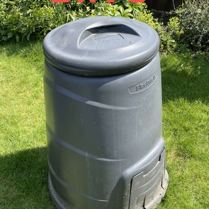 FreelyWheely: Garden Compost Bins (x2)