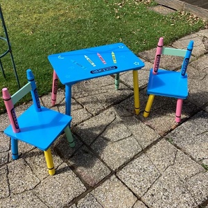 FreelyWheely: CRAYON table and two chairs £15.00