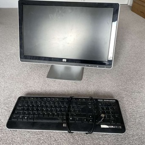 FreelyWheely: HP Monitor & Keyboard