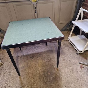 FreelyWheely: Folding Card Table