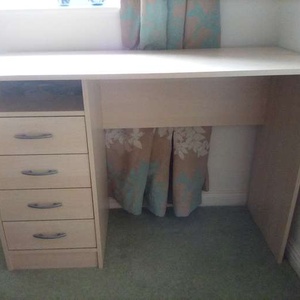 FreelyWheely: Dressing table