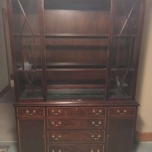 FreelyWheely: Display cabinet