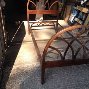 FreelyWheely: Antique single bed ends and rails