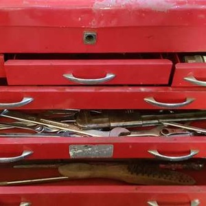 FreelyWheely: Shed clearance - Large tool box and spanners