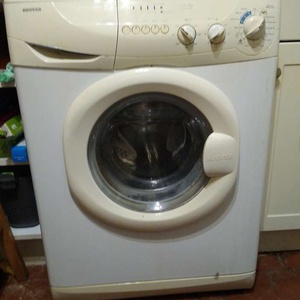 FreelyWheely: Hoover front loading washing machine