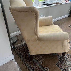 FreelyWheely: Small Wing Back Chair