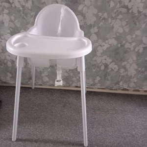 FreelyWheely: Travel cot and highchair