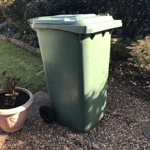 FreelyWheely: Wheelie bin