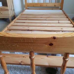 FreelyWheely: Single wooden bed frame