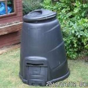 FreelyWheely: Compost Bin