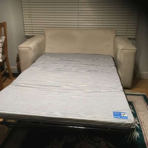 FreelyWheely: Sofa bed