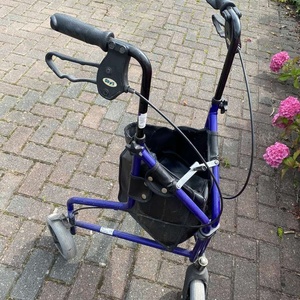 FreelyWheely: Tricycle Walker / Rollator