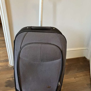 FreelyWheely: Suitcase