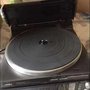 FreelyWheely: Technics SL-3 Record deck and stereo casette receiver