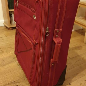 FreelyWheely: Samsonite suitcase