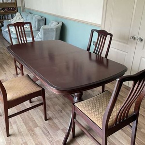 FreelyWheely: Extending table and 4 chairs