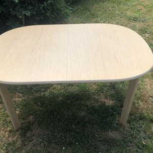 FreelyWheely: Extendable dining table