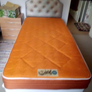 FreelyWheely: Single bed with headboard